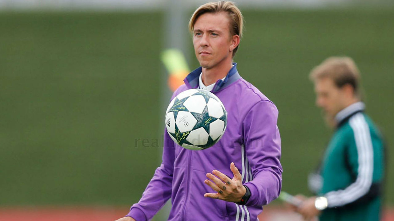 Guti "Claro que me animaría a ser el técnico del Madrid" - Sporthiva Online