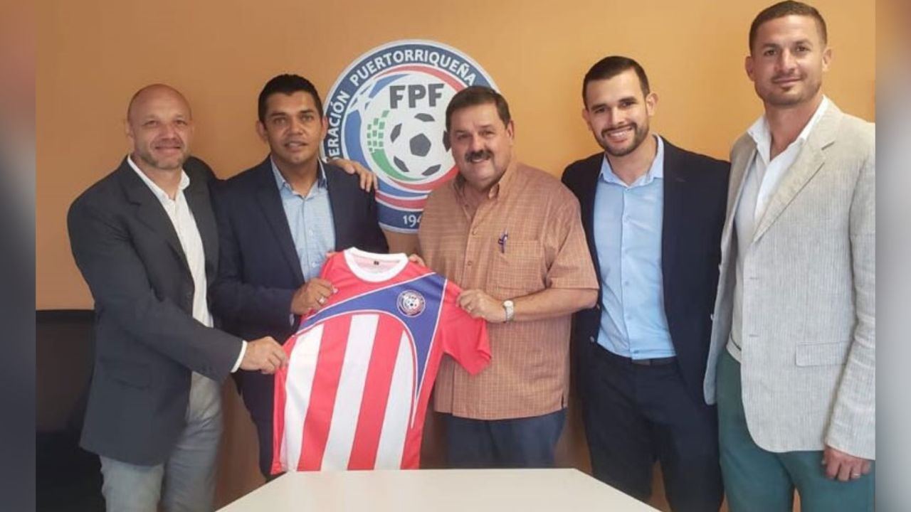 Amado Guevara firma contrato con Selección de Puerto Rico - Sporthiva ...