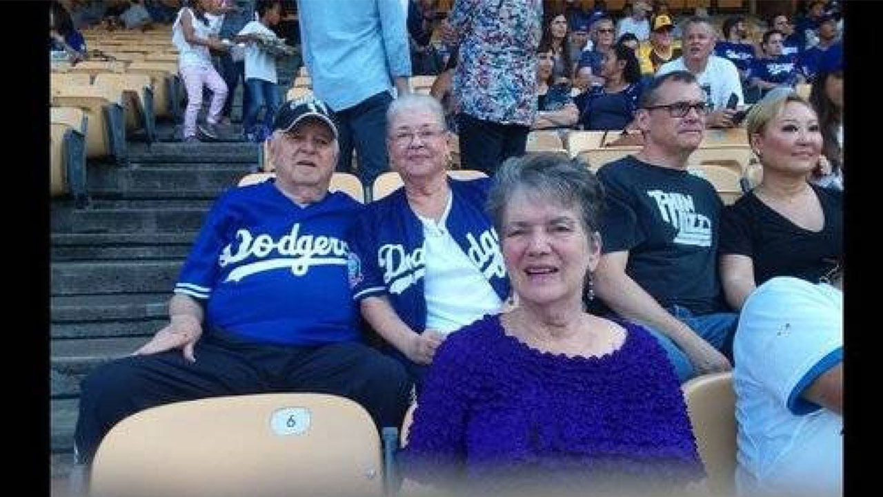 Aficionada muere tras recibir pelotazo en partido de los Dodgers ...