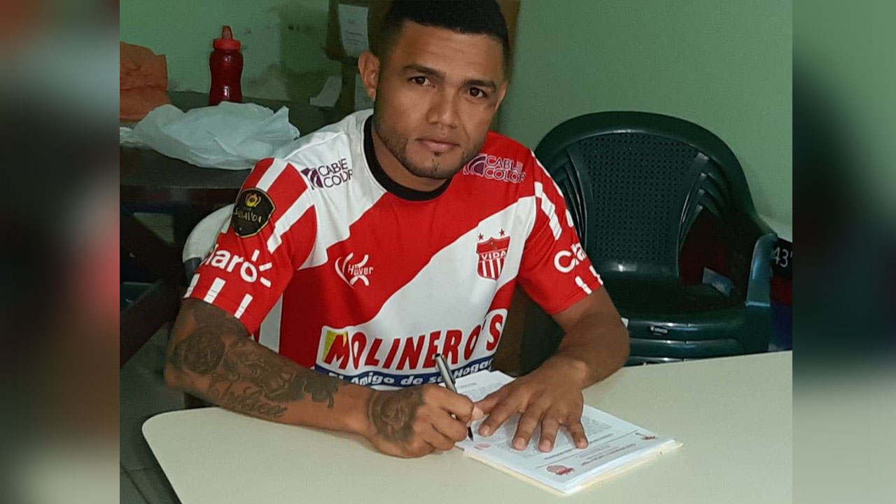 Alexander Aguilar es presentado como nuevo jugador del Vida - Sporthiva ...