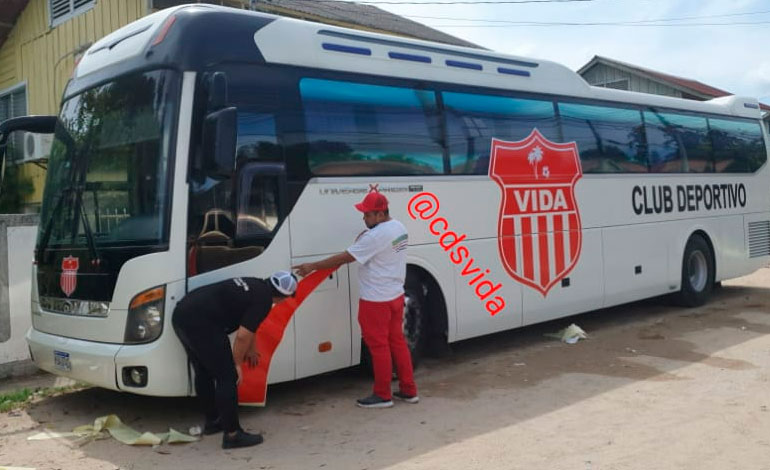 El moderno autobús en el que viajará el Vida de La Ceiba (VIDEO ...
