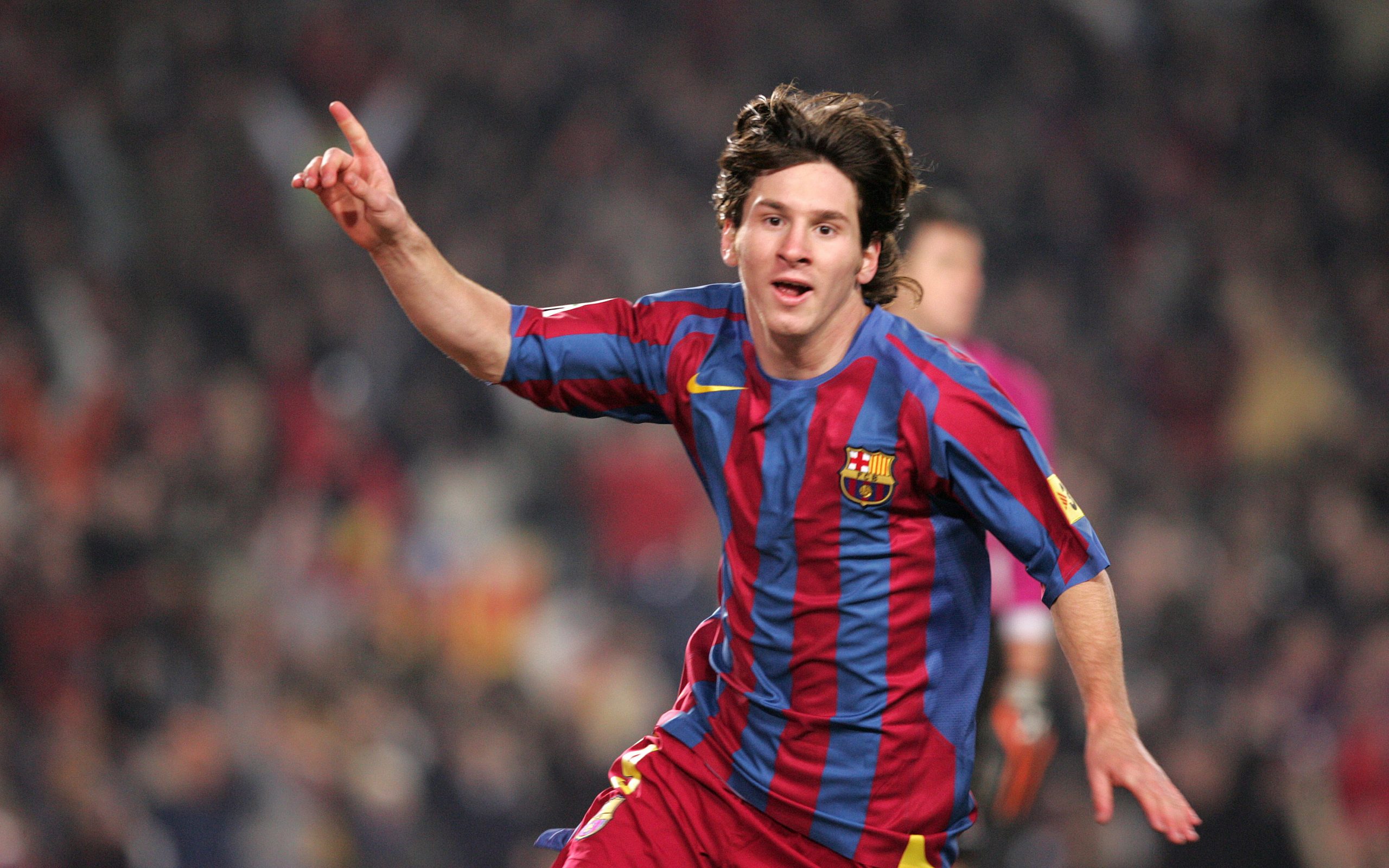 Lionel Messi cumple 16 años de su debut oficial con el Barcelona ...