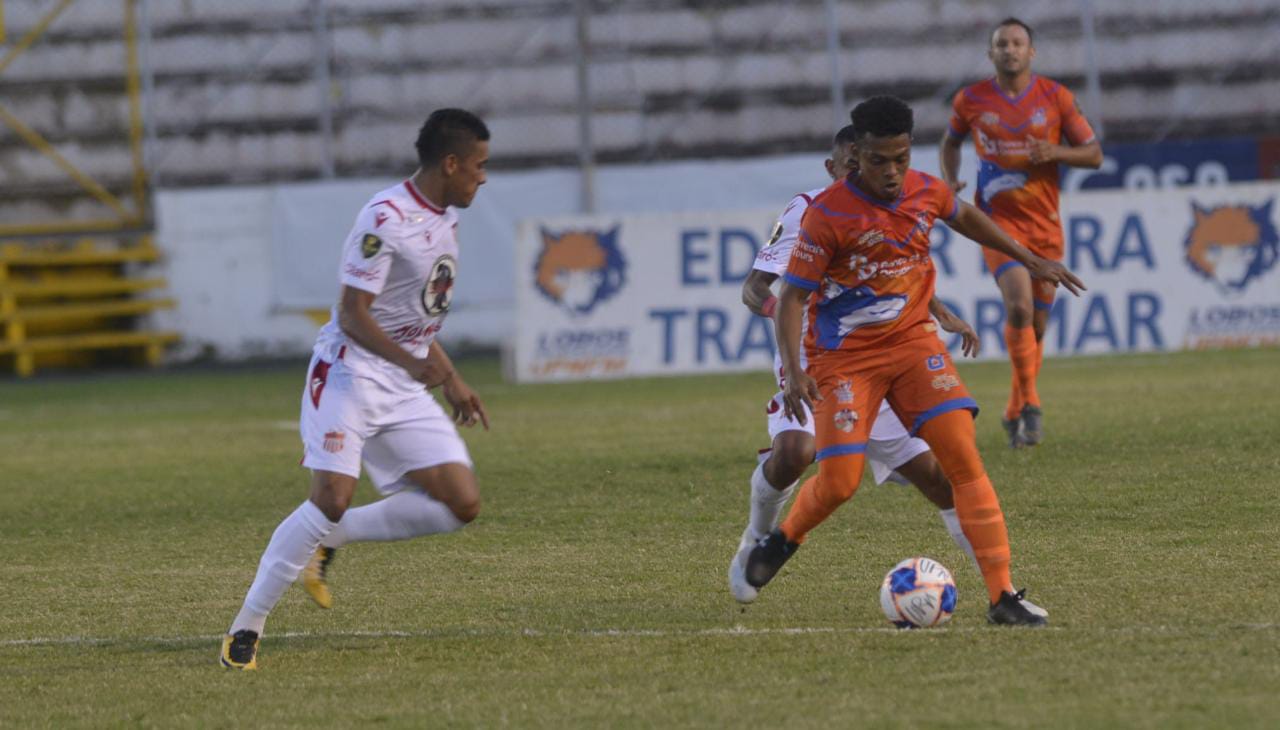 Vida vence a Lobos con hat-trick de Luis Palma y está con un pie en ...